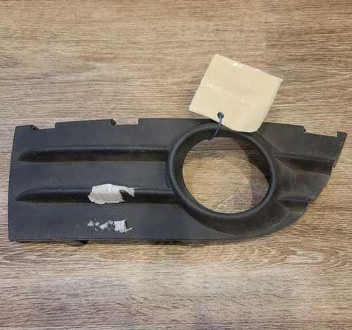 Решетка в бампер левая Volvo C30 30657195