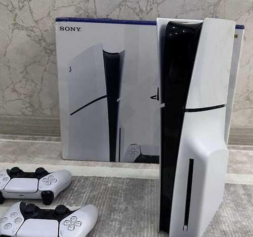 Sony PlayStation 5, 1000 ГБ, 2 геймпада