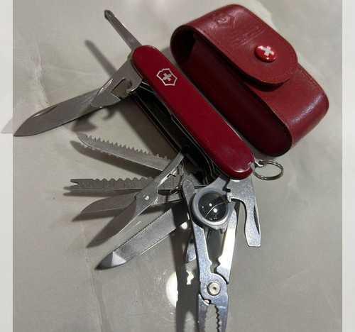 Нож victorinox swiss champ 1.6795