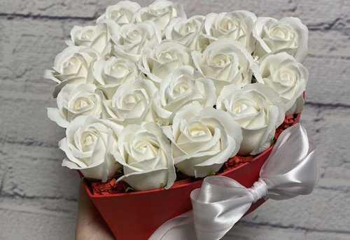 Сердце с розами