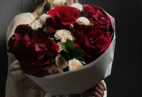 Букет цветов (розы, кустовые розы)