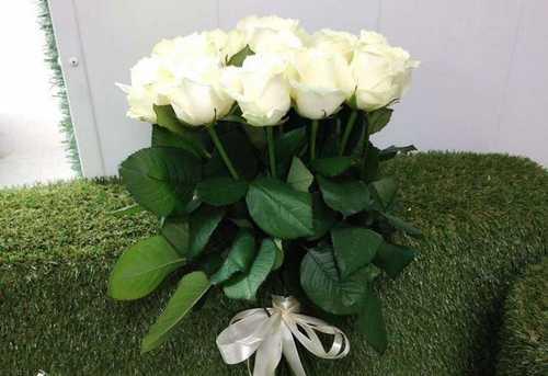 Букет из 15 белых роз эквадор