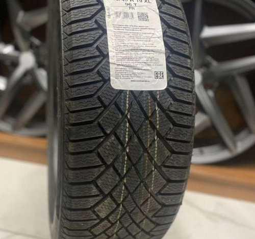Continental ContiVikingContact 7 225/45 R19