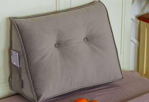 Клиновидная подушка на изголовье кровати дивана 60