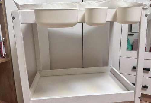 Пеленальный столик IKEA с контейнерами
