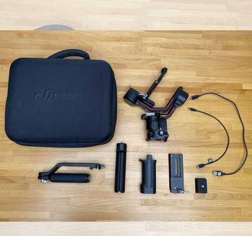 DJI Ronins RS 3   Handle   Case