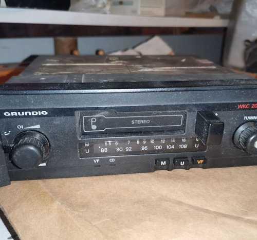 Магнитола grundig WKC 2040VD с рамкой