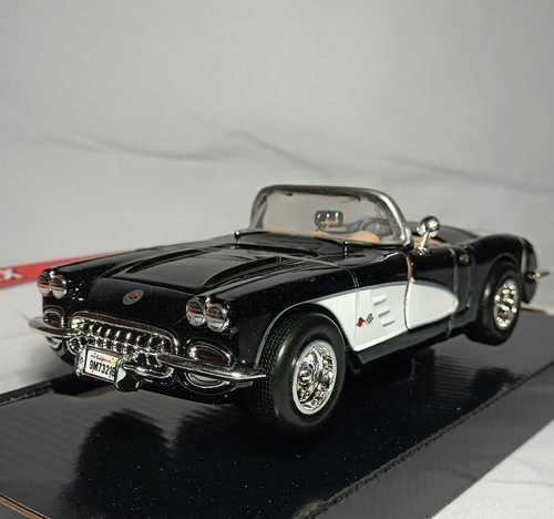 Модель Chevrolet Corvette 1959 Motormax 1:24