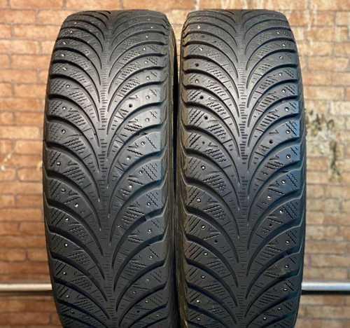 Goodyear UltraGrip Extreme 215/65 R16
