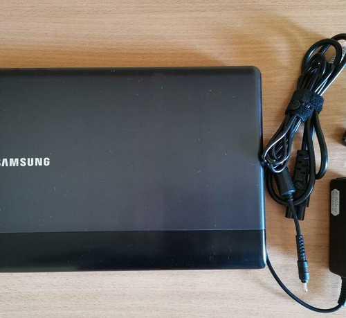 Ноутбук Samsung NP305U1A-A05, 11.6''