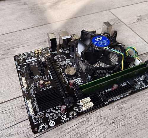 Материнская плата 1150 с i3 8gb озу