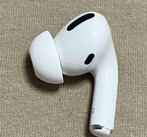 Правый наушник airpods pro