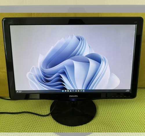 Монитор Philips 22"