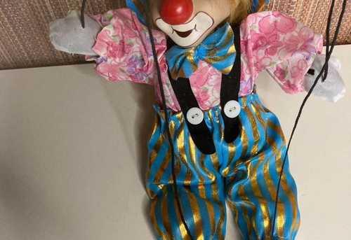 Марионетка клоун с фарфоровым личиком