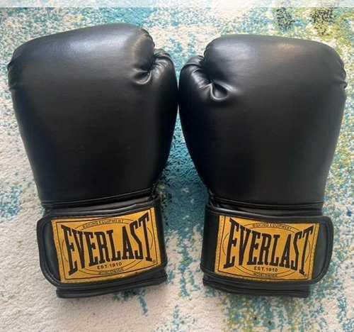 Боксерские перчатки 12 oz everlast