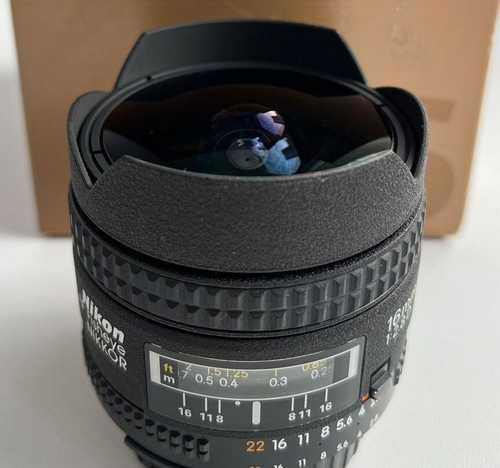 Nikon 16mm f/2.8D AF Fisheye