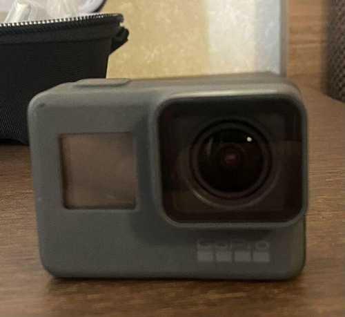 Камера GoPro Hero 6 вместе с сумкой
