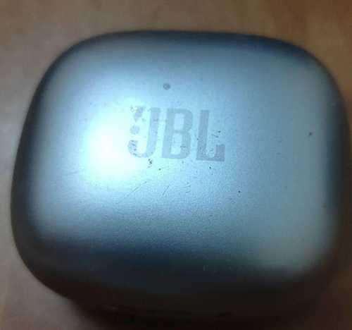 Зар. кейс от беспроводных наушников jbl live pro 