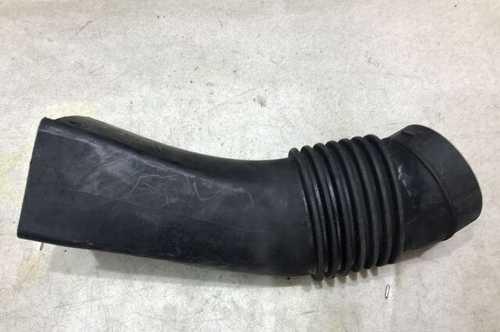 13717785736 Патрубок воздуховода BMW X5 E53