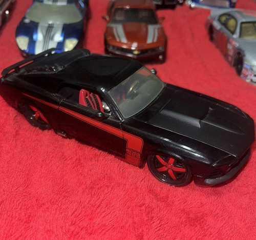 Модель Jada 1:24 Ford Mustang Boss