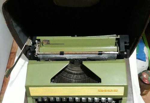 Пишущая машинка антиквар "Москва"