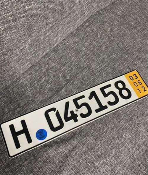 Транзитные номера германии. Немецкие номера. Немецкие автомобильные номера. Детали немецких номерных знаков.