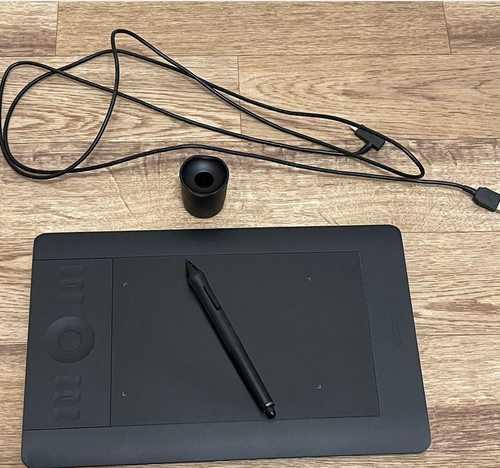 Гpaфичecкий планшет Wacom Intuos 5 Touch S (PTH-45