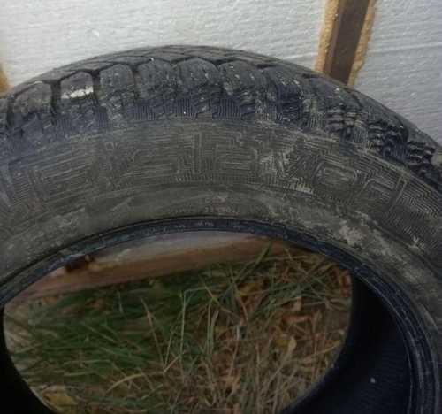 Gislaved Nord Frost 200 225/60 R17