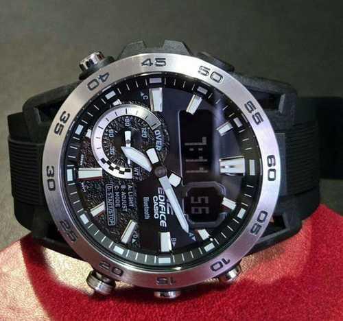 Мужские наручные часы Casio Edifice ECB40P