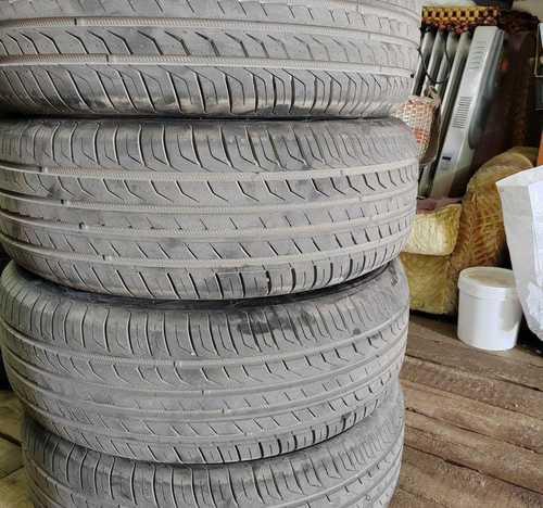 Prinx Aquila Pro 215/60 R16