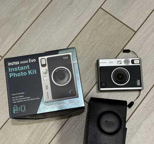 Фотоаппарат instax mini evo