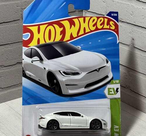 Tesla Model S Plaid Hot wheels