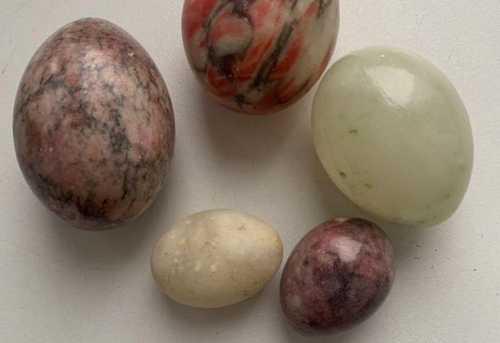 Яйца пасхальные из натуральных камней