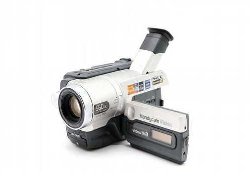 Видеокамера Sony CCD-TRV208E