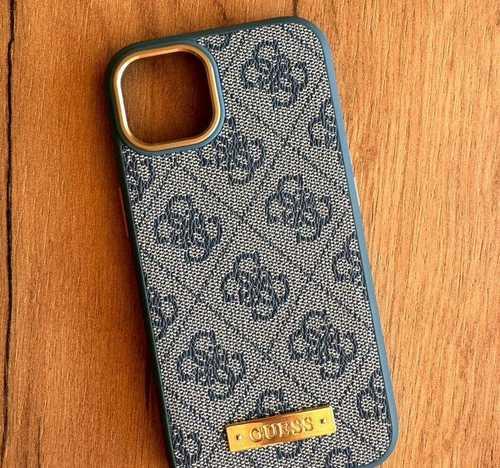 Чехол на iPhone 13 guess