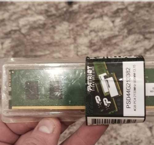 Оперативная память ddr4 patriot PSD44G213382 4GB