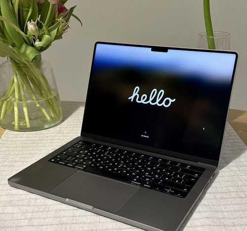 MacBook Pro 14 / 2021 M1 Pro / 32 gb / 512 gb