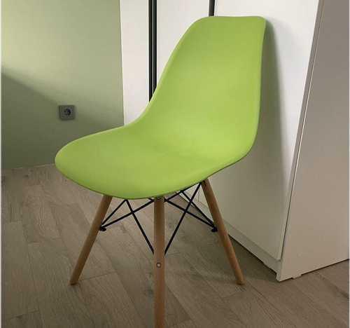 Стул eames зеленый новый