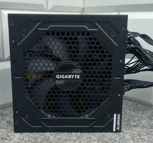 Блок питания Gigabyte GP-P750GM, 750 Вт, Gold