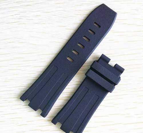 Каучуковый ремешок чёрный на часы Audemars Piguet