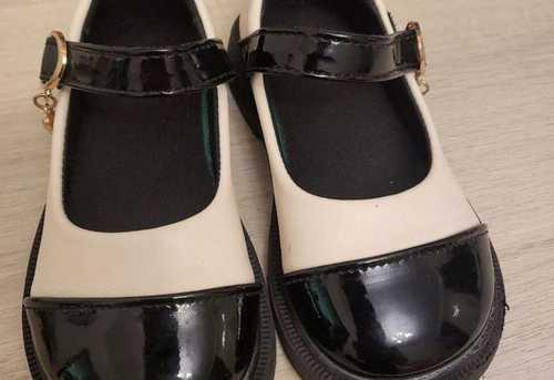 Туфли для девочки 25 размер новые