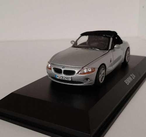 Bmw z4 / 1:43 / Norev