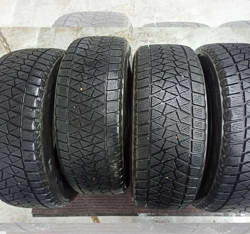 Bridgestone Blizzak DM-V2 225/60 R17