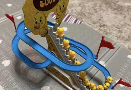 Интерактивная детская игрушка "Уточки на горке"