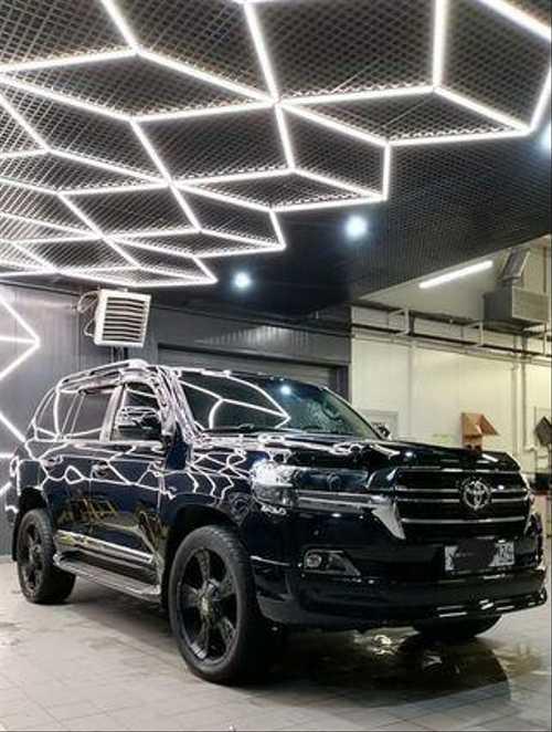 Комплект литых дисков KMC R22 5x150 9J ET30 Toyota