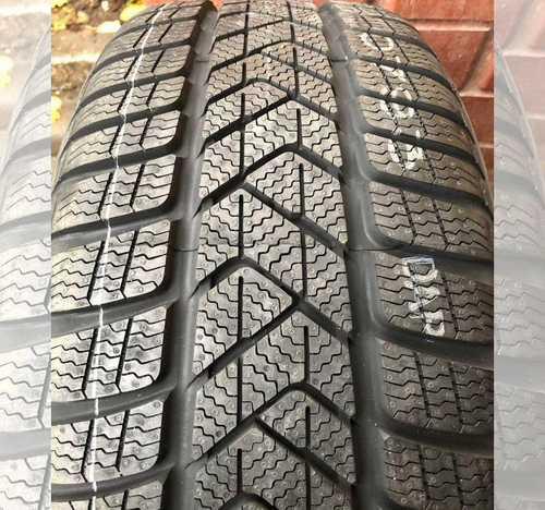 Pirelli Winter Sottozero 3 225/40 R18