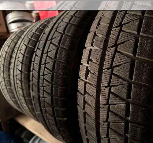 Bridgestone Blizzak Ice 245/75 R18