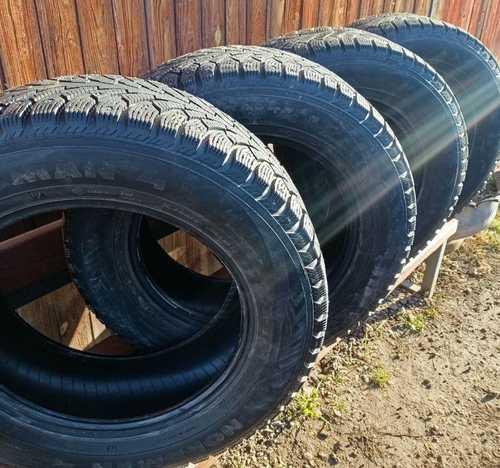 Nokian Tyres Nordman 4 215/65 R16 102T
