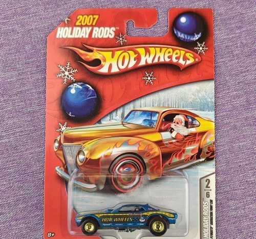 Новогодний Plymouth Barracuda F/C Hot Wheels