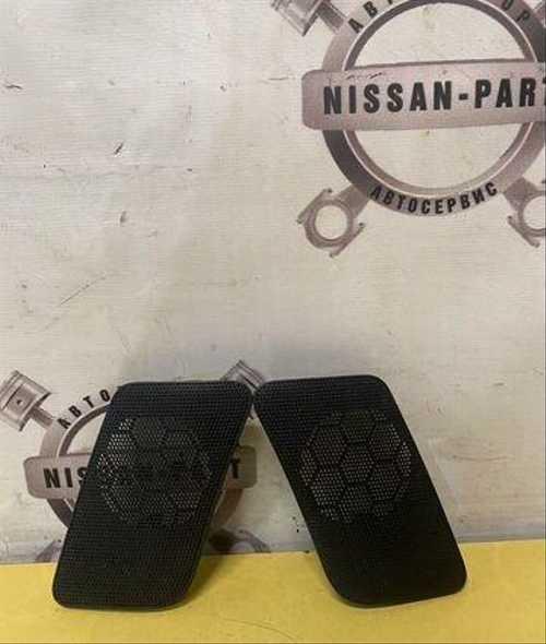 Nissan Patrol Y62 Накладки динамиков боковые